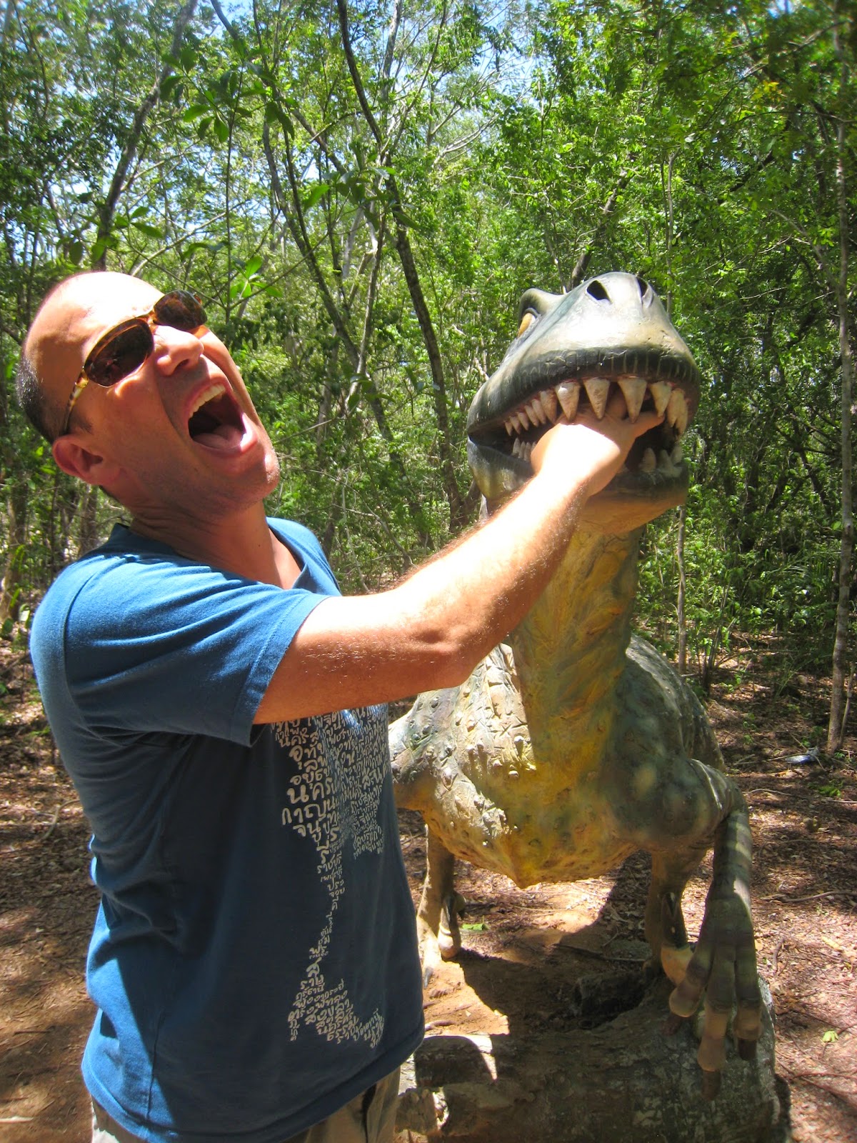 Blatts in Costa Rica: Dinosaurs in Costa Rica?!