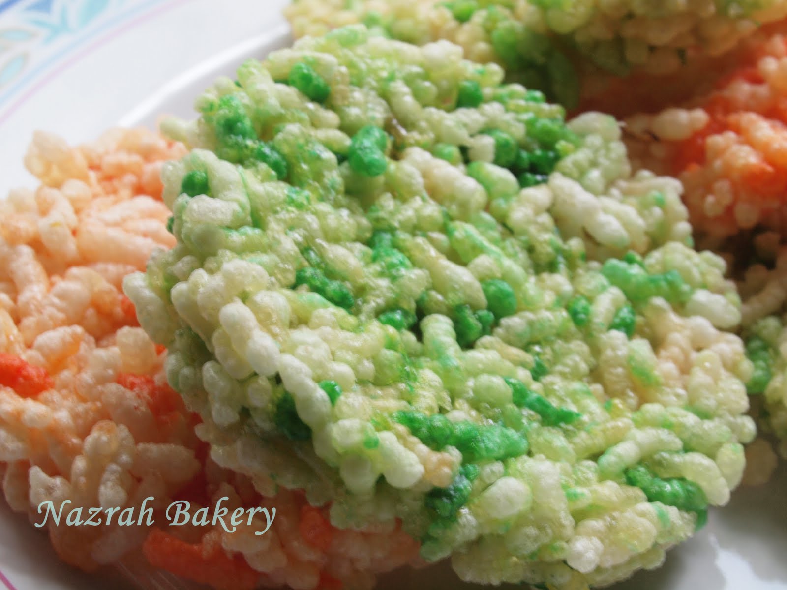 NAZRAH BAKERY: INANG INANG PULUT