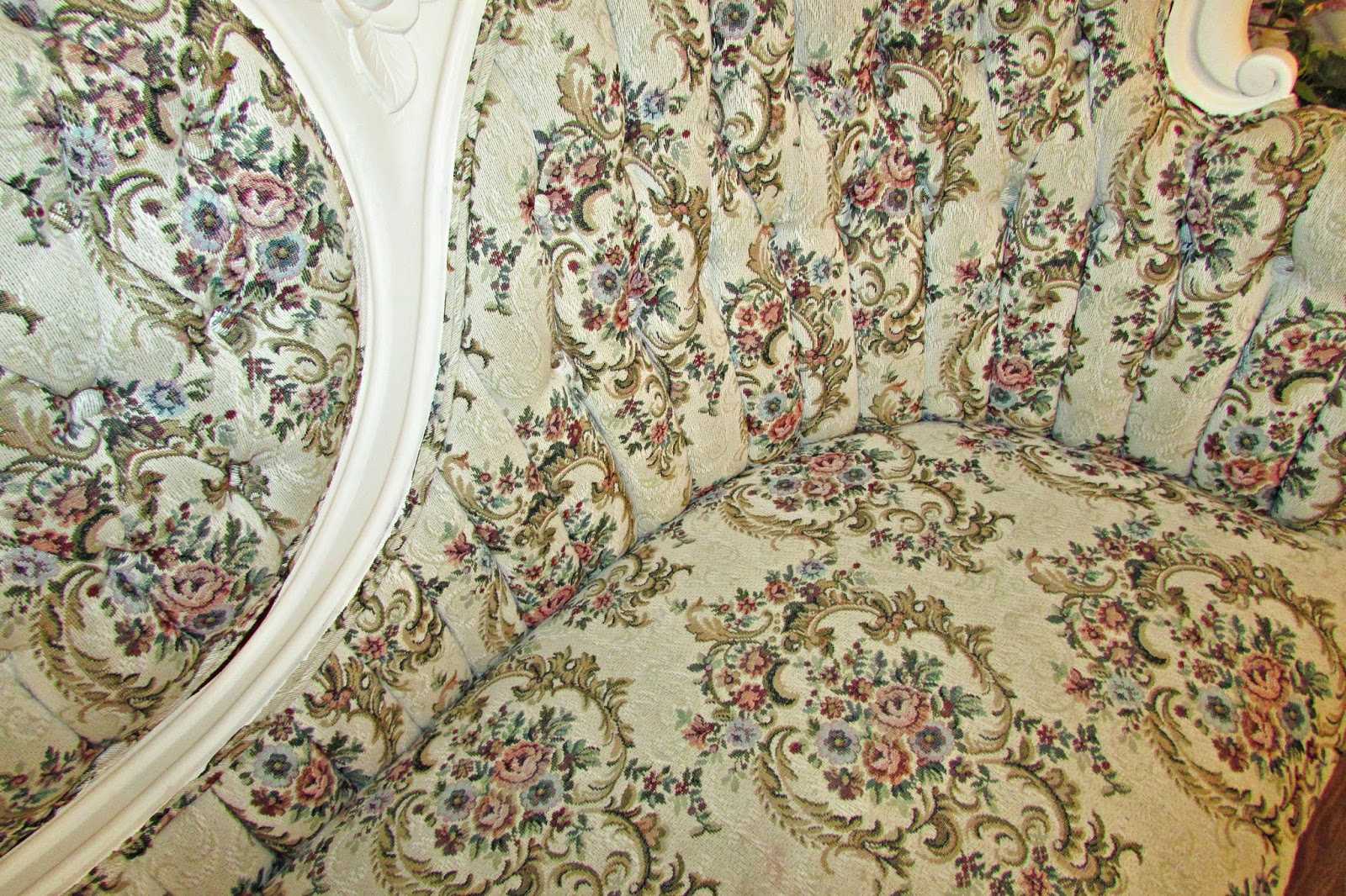 Penny's Vintage Home: Victorian Sofa