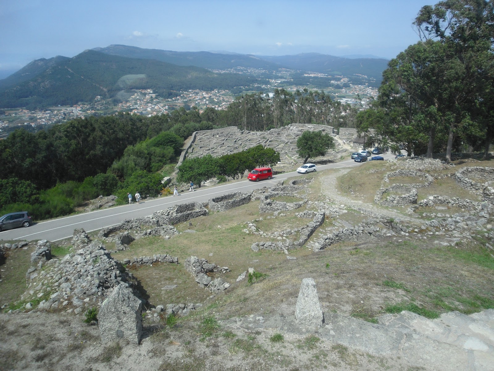 Geografía, Historia y Arte: Ruinas celtas del monte de Santa Tecla en ...