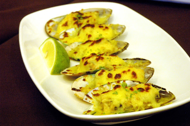 DUDE FOR FOOD: Alex III: Serving Comfort Food For Over 27 Years, And ...