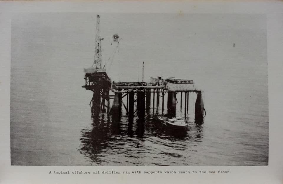 Livros Ultramar - Guerra Colonial: Angola & Ultramar - 'OIL IS ...