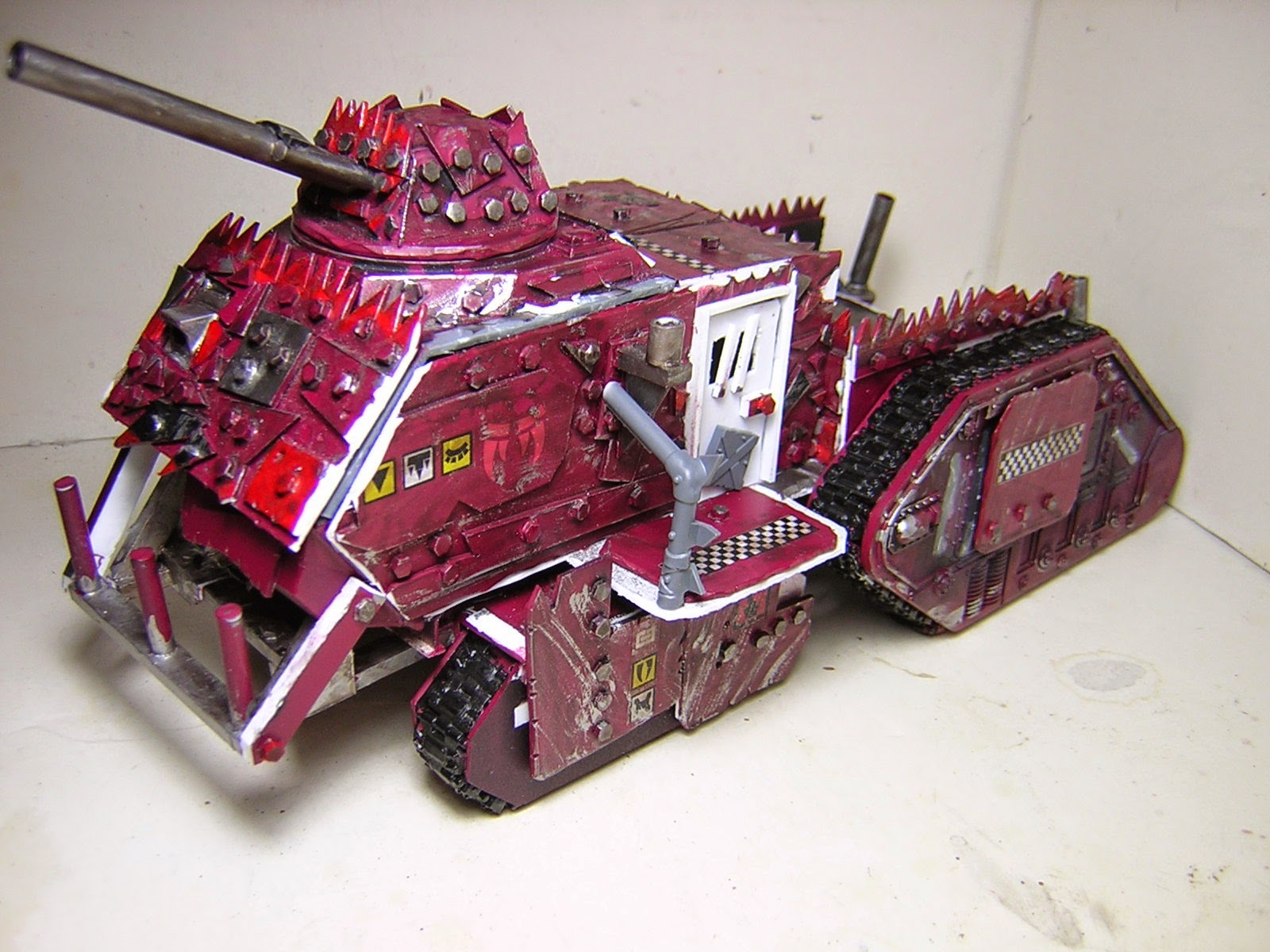 Warhammer 40k Orks (and more): Rebuilding an old scratch built battlewagon.