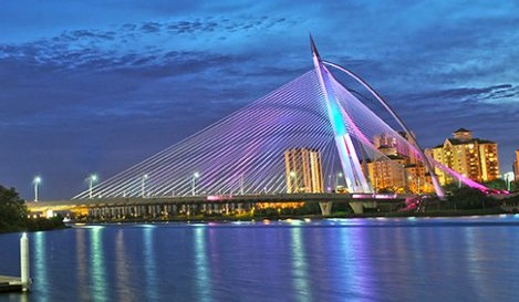 PUTRAJAYA BRIDGES TO SEE NIGHT - Best Travel Destinations