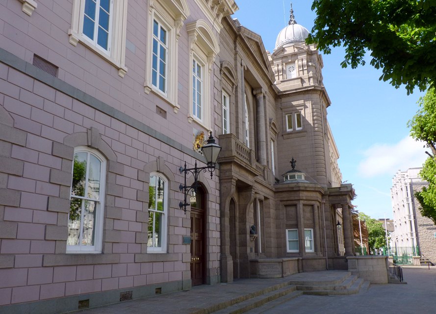 crapaudmatic: Jersey's Royal Square