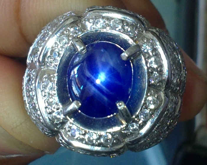 Batu Permata: Blue Safir Birma Bintang Hitam vs Golden Star Safir