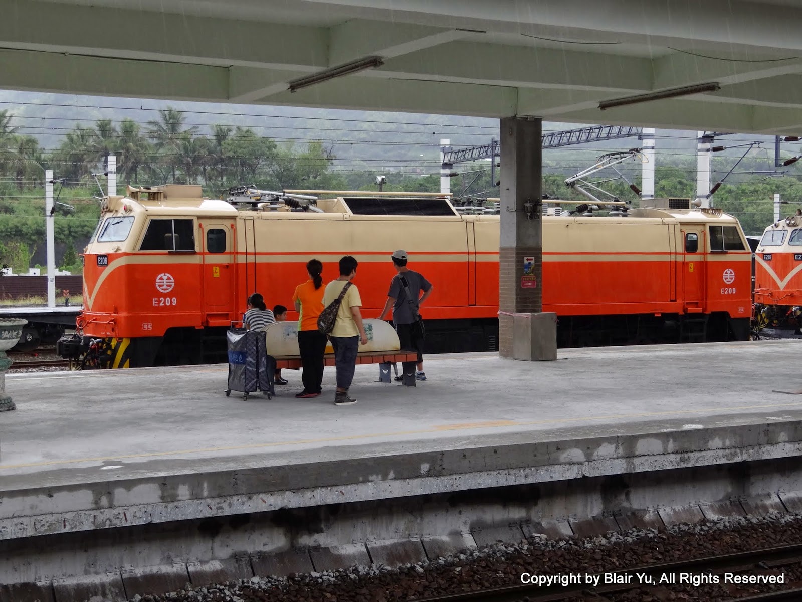 Blair's 鐵道攝影: E209電力機車 / TRA E209 Electric locomotive