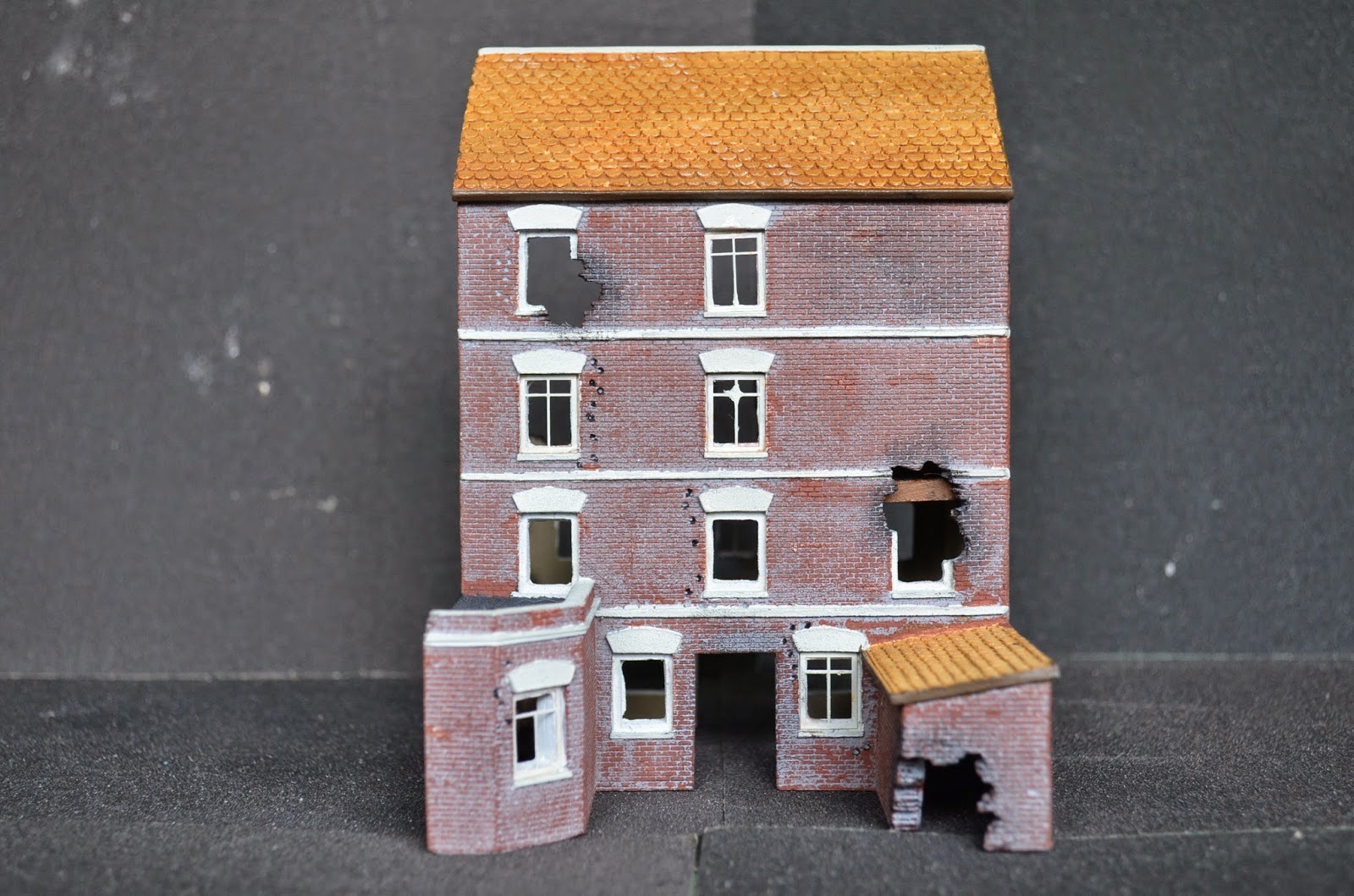 20th Century Wargames: Another Airfix Resin Building