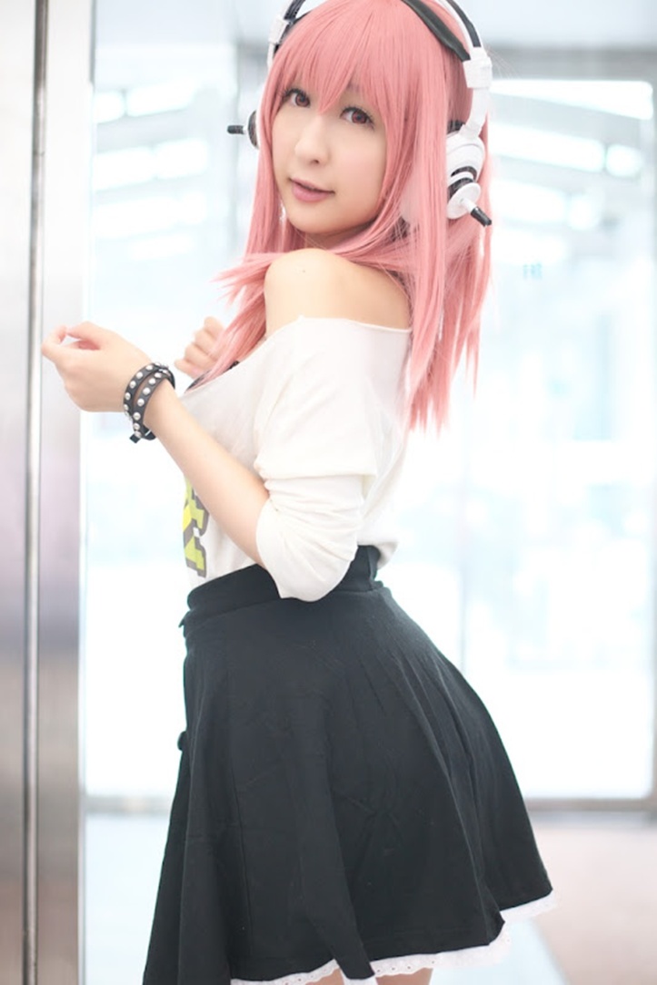 Celebrities: Chii Cosplay Photography as Super Soniko