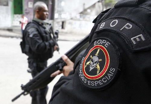 O Informante: Rio de Janeiro usa métodos dúbios para pacificar favelas