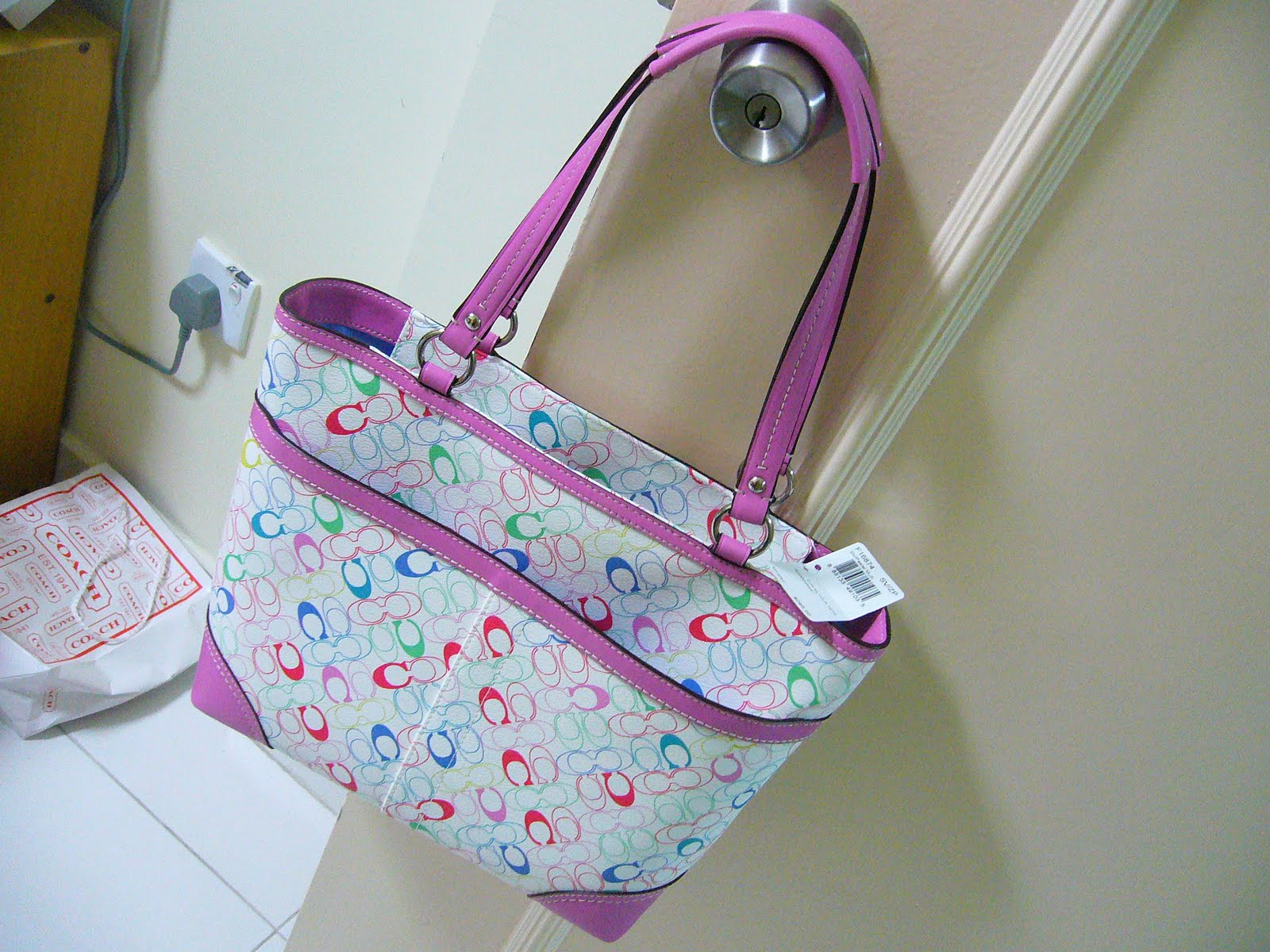 shop4luxurygifts: WTS BNIB NEW Coach Chelsea multicolor handbag purse