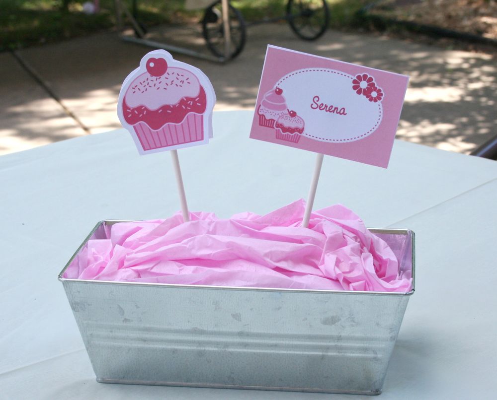 Sew Can Do: Our Little Cupcake's 2nd Birthday Cupcake Party