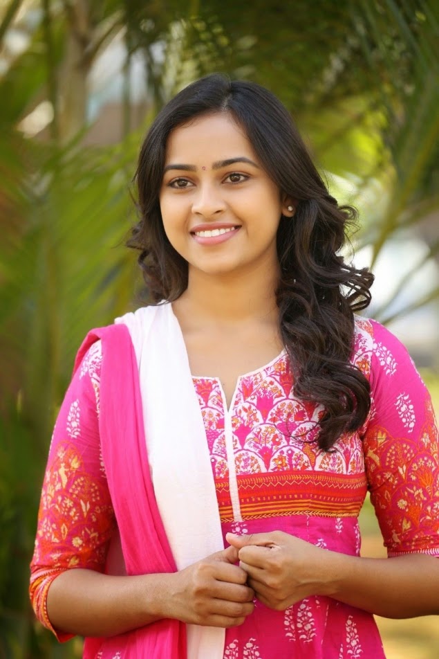Sri Divya Latest Cute Images HD - IMAGES
