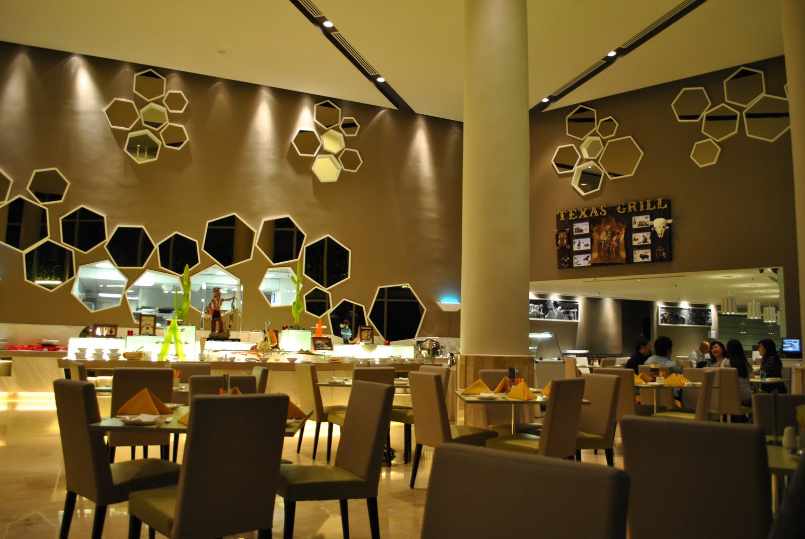 Swez Brasserie Semi Buffet Dinner @ Eastin Hotel Penang. ~ Σαteяlaηd