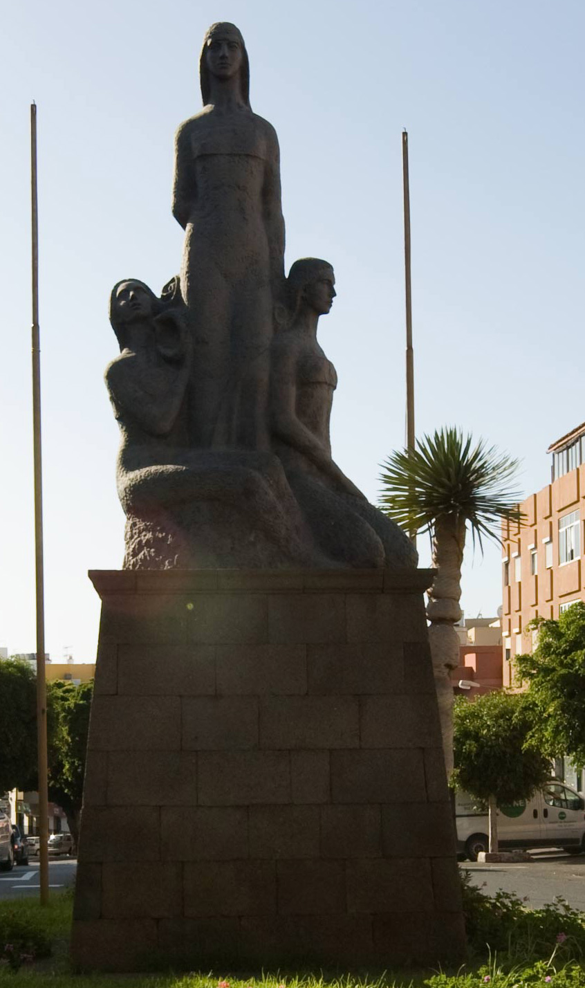 Esculturas Gran Canaria: Monumento a las Guayarminas (princesas ...