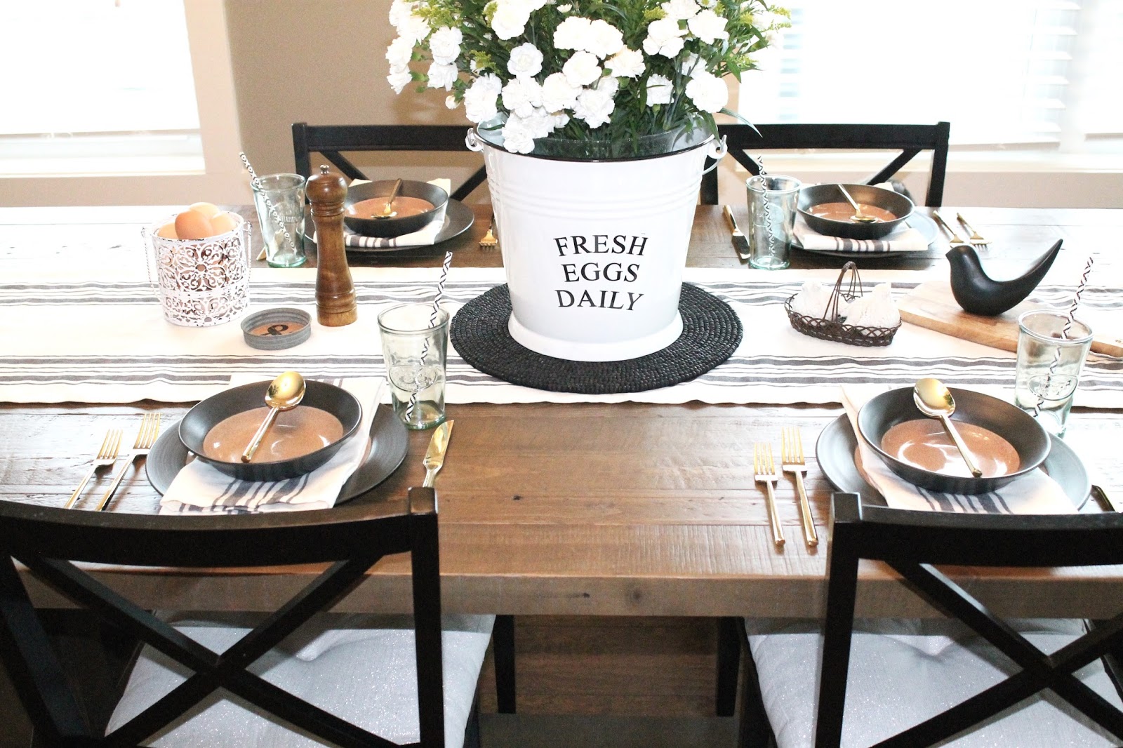 Cream & Black Tablescape - The Unique Nest