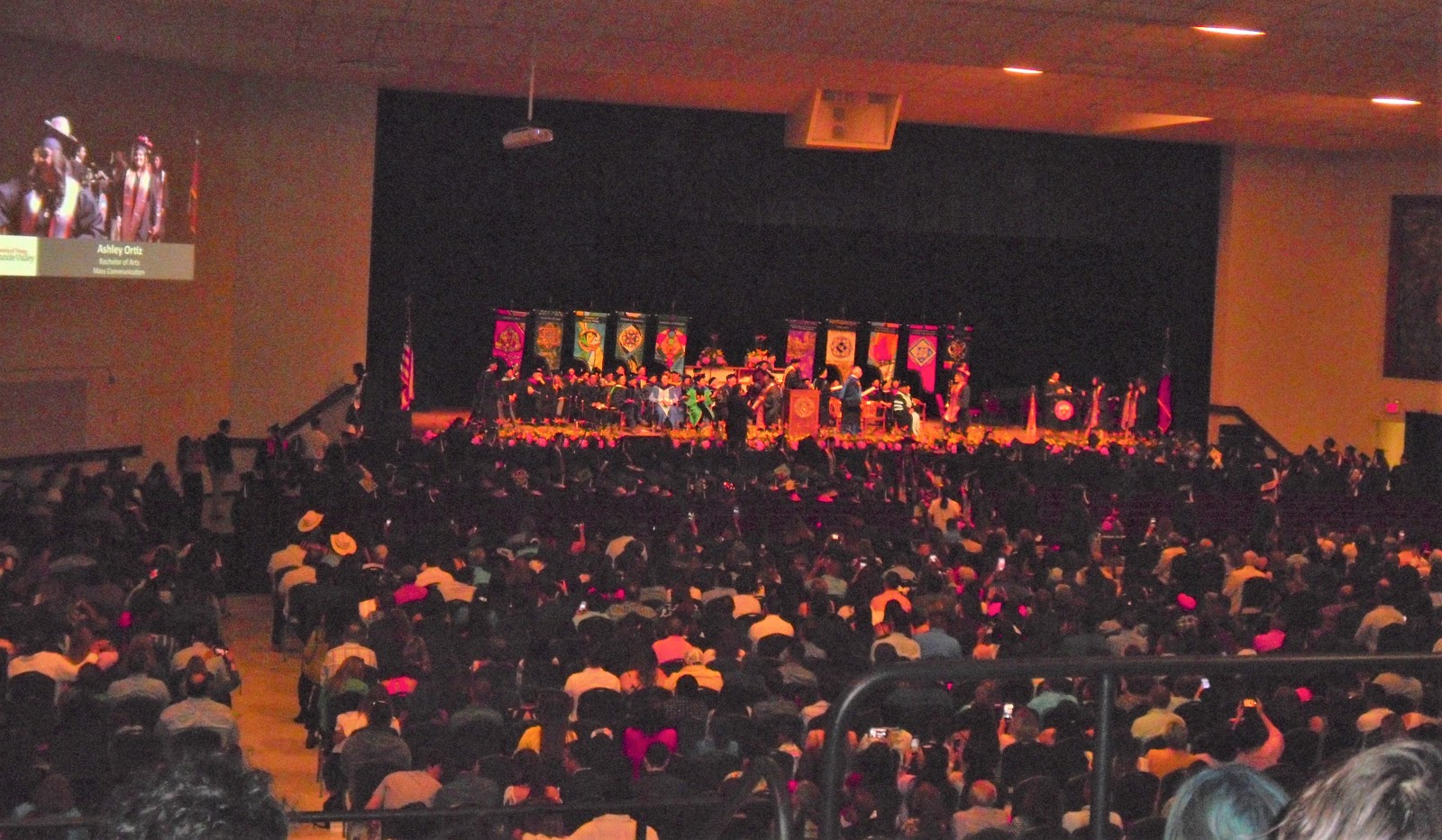 EL RRUN RRUN: UTRGV COMMENCEMENT GRADUATES 1ST CLASS, THAT OF 2019