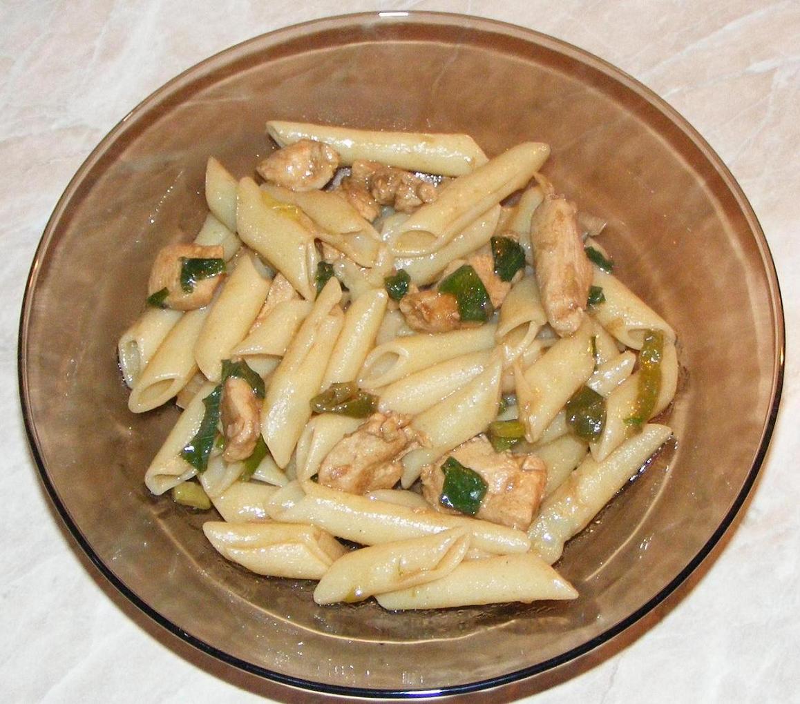 Paste cu pui Retete taitei cu piept de pui si ghimbir | Preparatedevis.ro