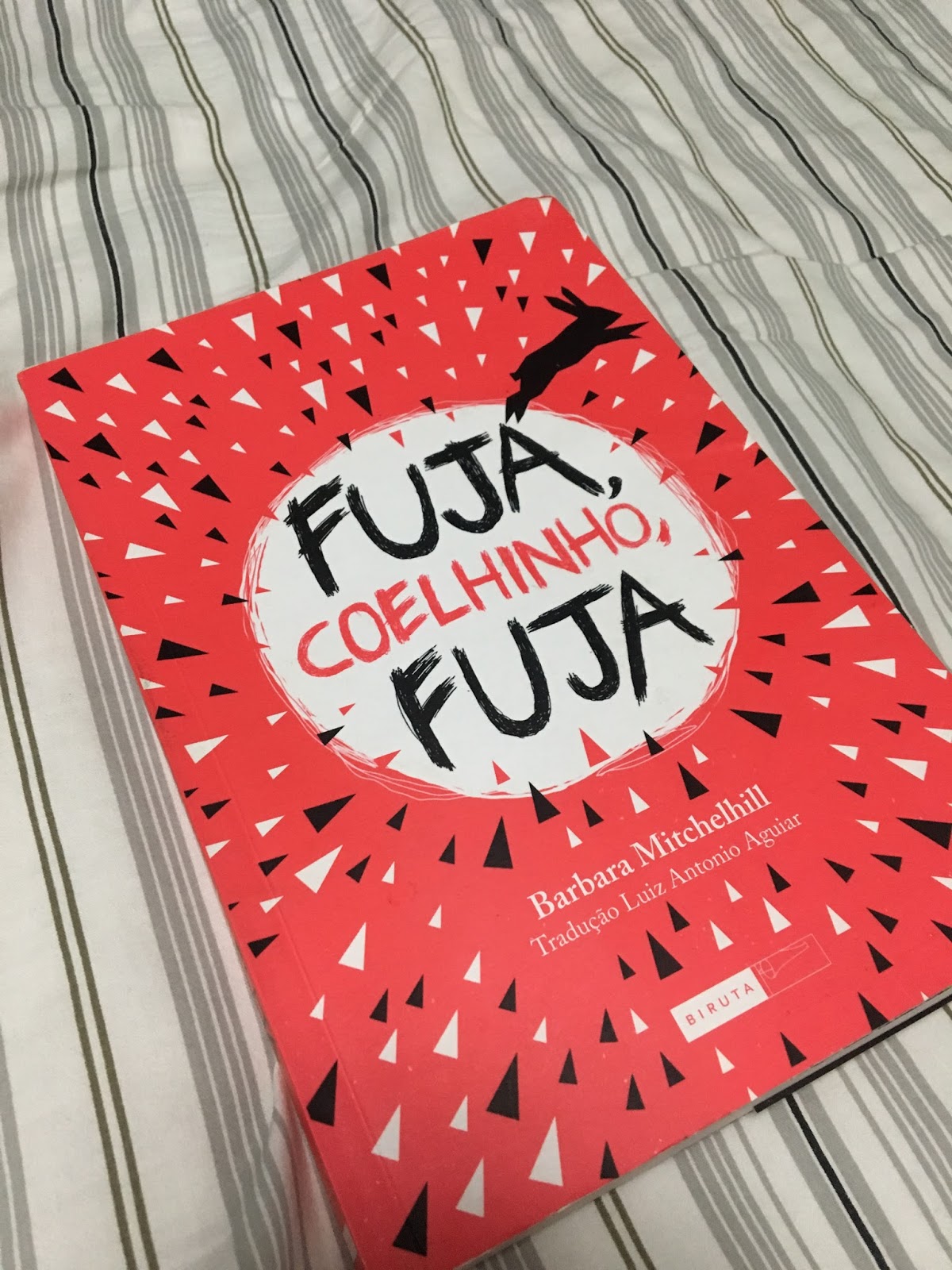 Resenha: Fuja Coelhinho! Fuja! | Minha nada vida organizada