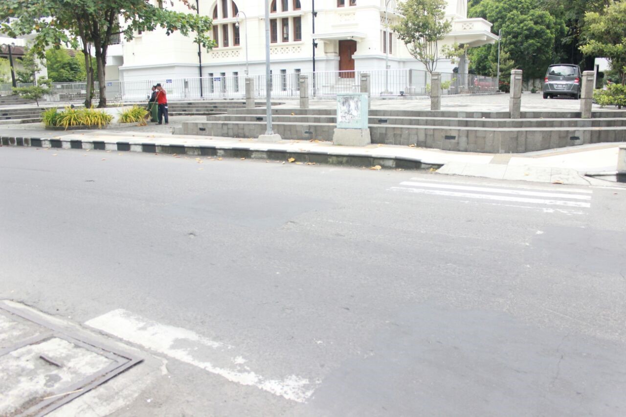 Do You Know Zebra Cross ?: Pengamatan Fasilitas Jalan Raya