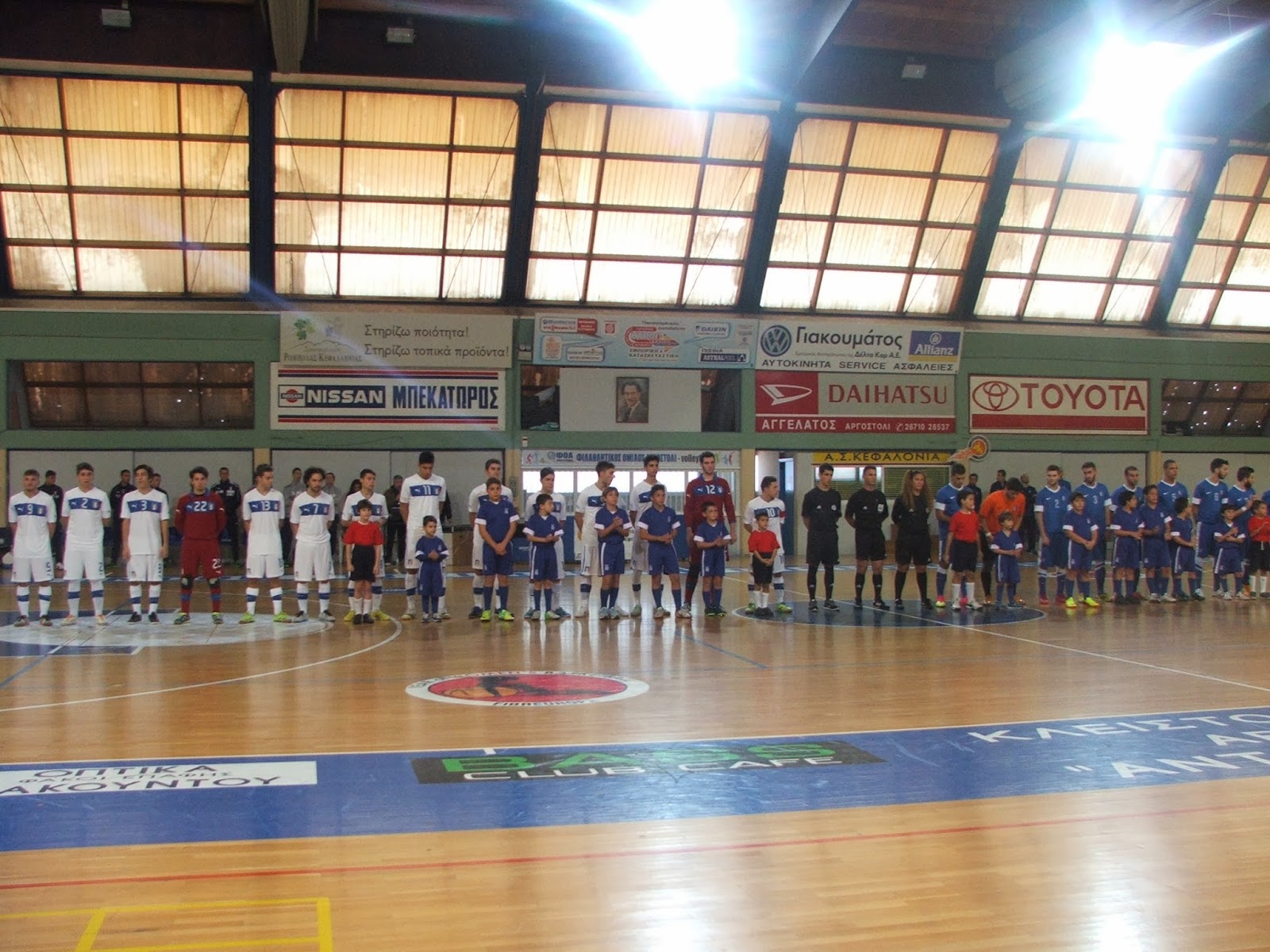 sportsthea: ΦΩΤΟΡΕΠΟΡΤΑΖ ΕΘΝΙΚΩΝ ΕΛΠΙΔΩΝ ΠΟΔΟΣΦΑΙΡΟΥ ΣΑΛΑΣ ΕΛΛΑΔΑΣ-ΙΤΑΛΙΑΣ