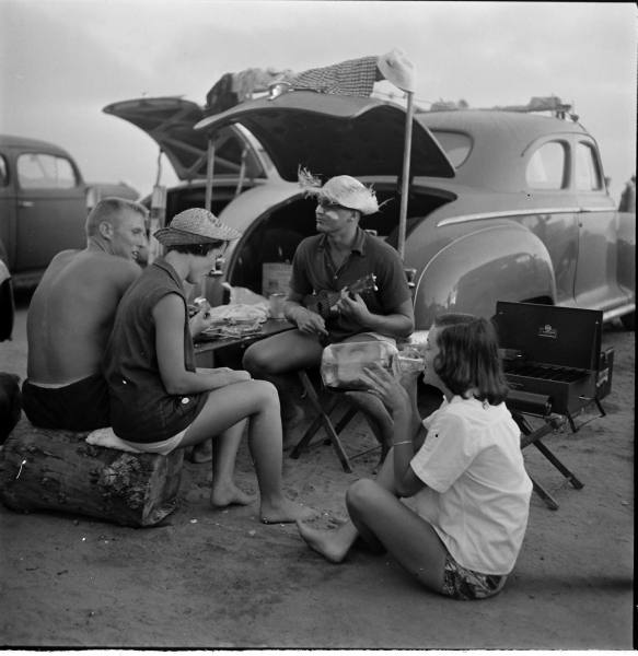 Alex Grant: 1950 Beach Style