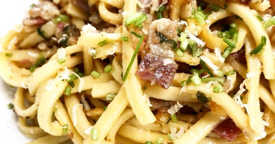 Pasta met broodkruim en pancetta