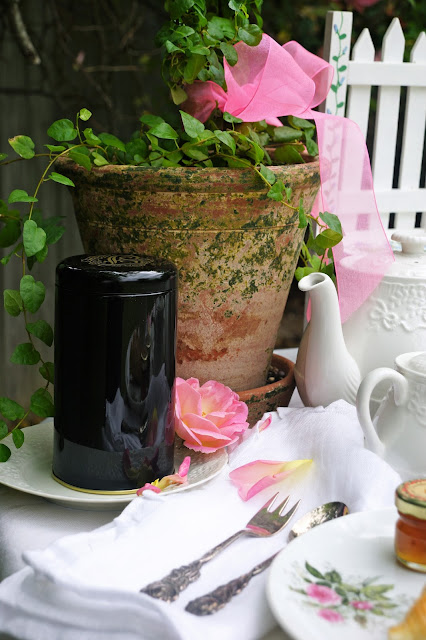 THE FRENCH HUTCH: ROSE GARDEN TEA FOR TWO