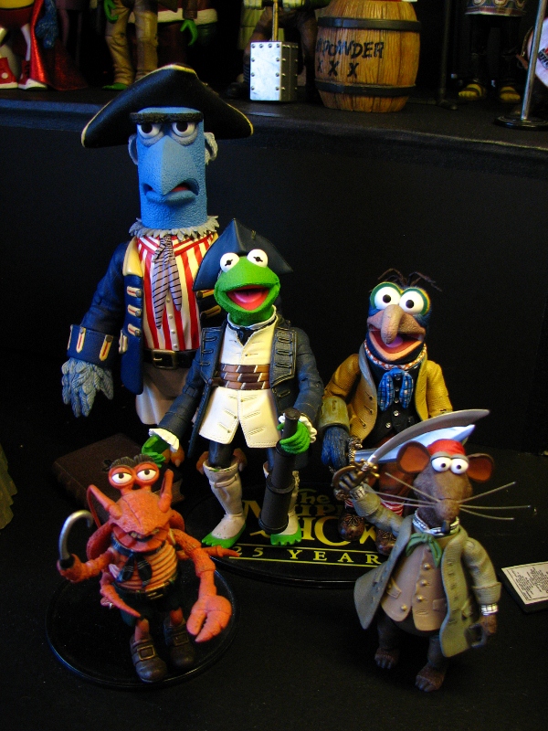 Lance Cardinal Creations: CUSTOM MUPPET FIGURE COLLECTION DISPLAY CASE