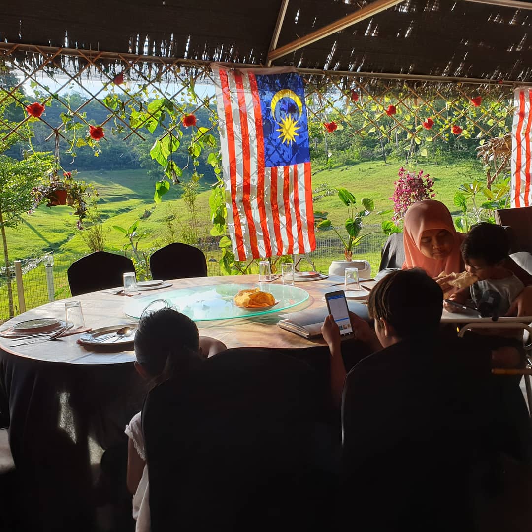 Tarikan menu utama di Utan Cafe & Golf Range , Sepang ! - BEN ASHAARI