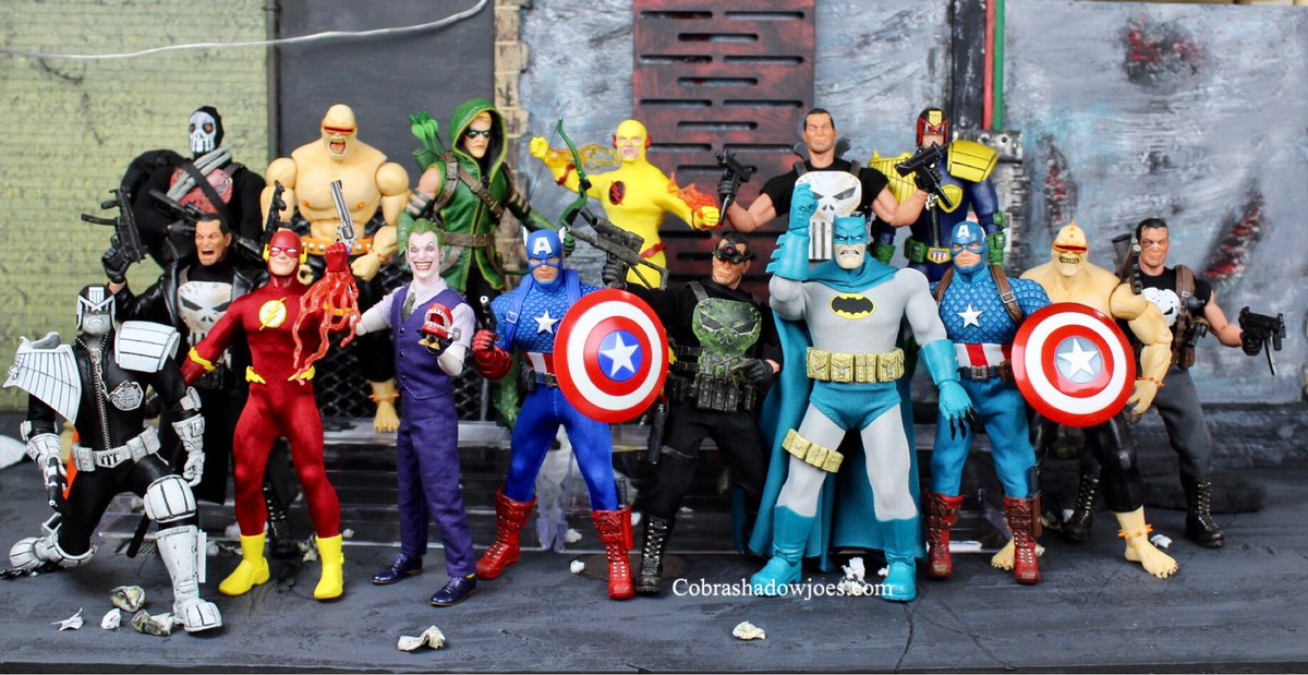 CobraShadowJoes: Mezco Toyz One:12 Collective Flash Figure Review