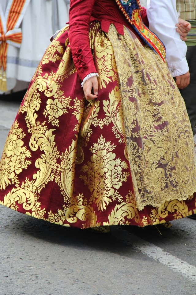 Entre telas y Flores.: Tejidos de Catalá ; La elegancia hecha tejido.