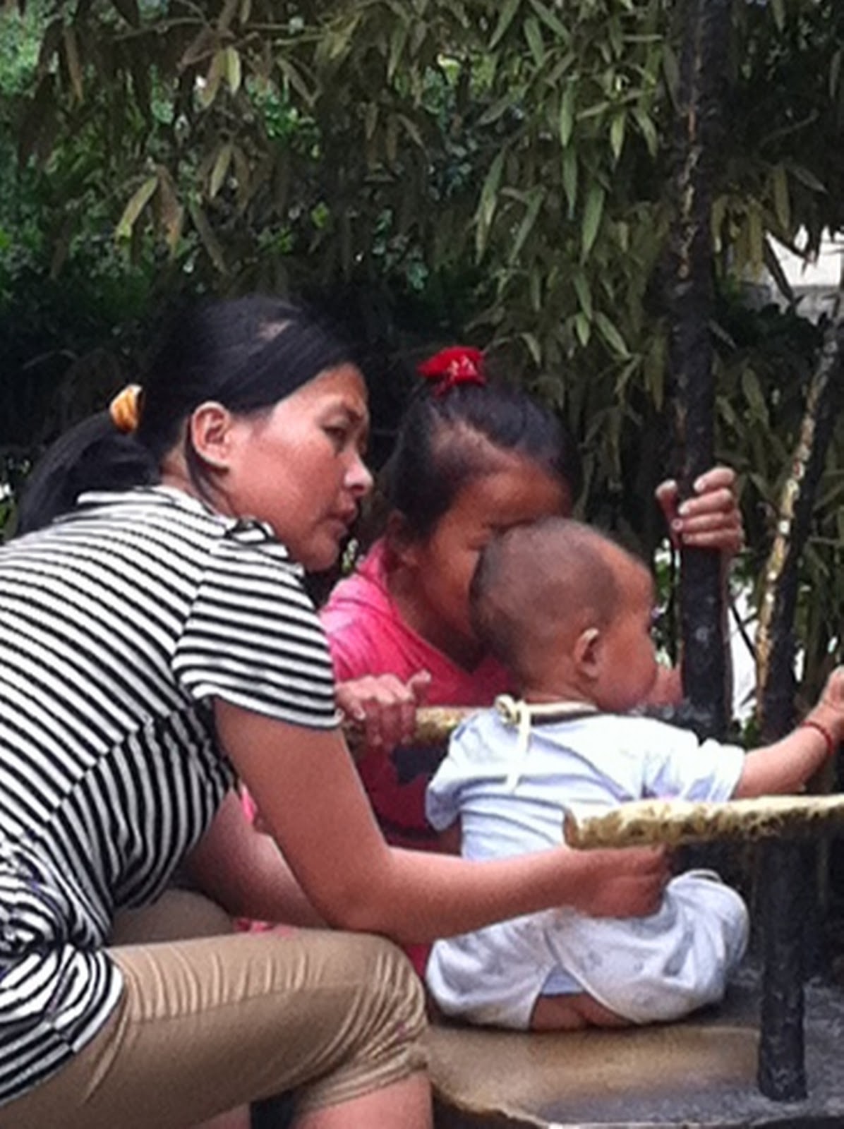 Lisa Mende Design: Split pants are popular in China....