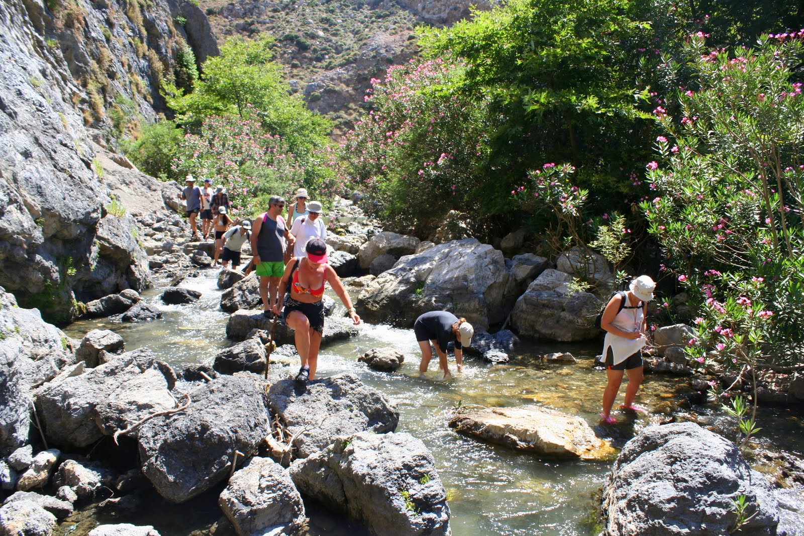 EXPLORE MOUNTAINS: ΚΟΥΡΤΑΛΙΩΤΙΚΟ ΦΑΡΑΓΓΙ (ΜΟΝΗ ΠΡΕΒΕΛΗ)