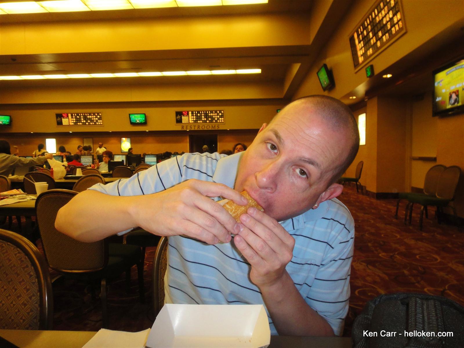 HelloKen.com: How to eat a weiner