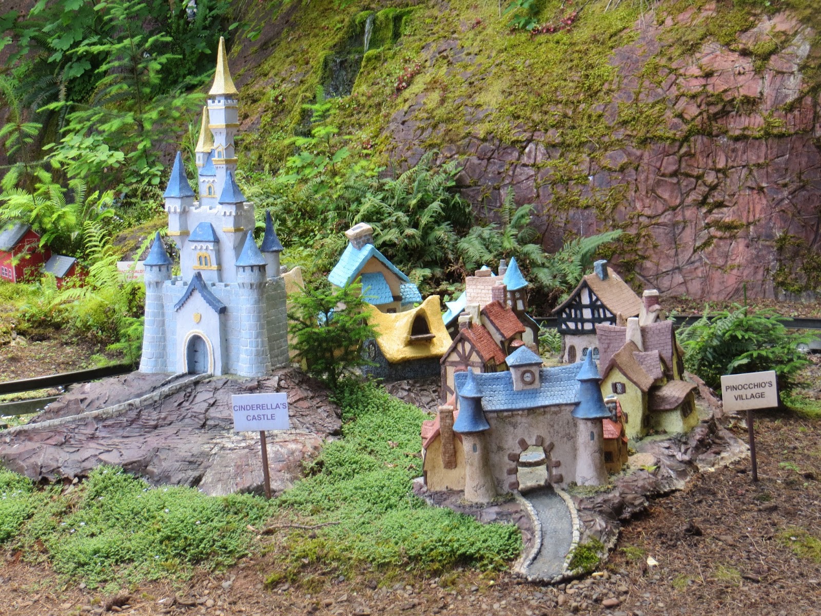 Sweetie Suz: The Enchanted Forest, Salem, Oregon