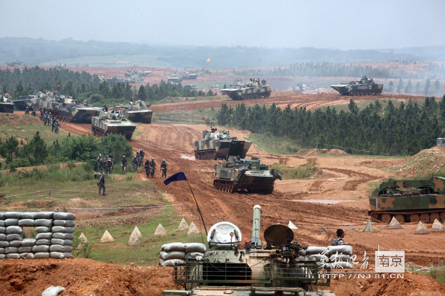 China Defense Blog: GCZ111 Amphibious Engineer Vehicle