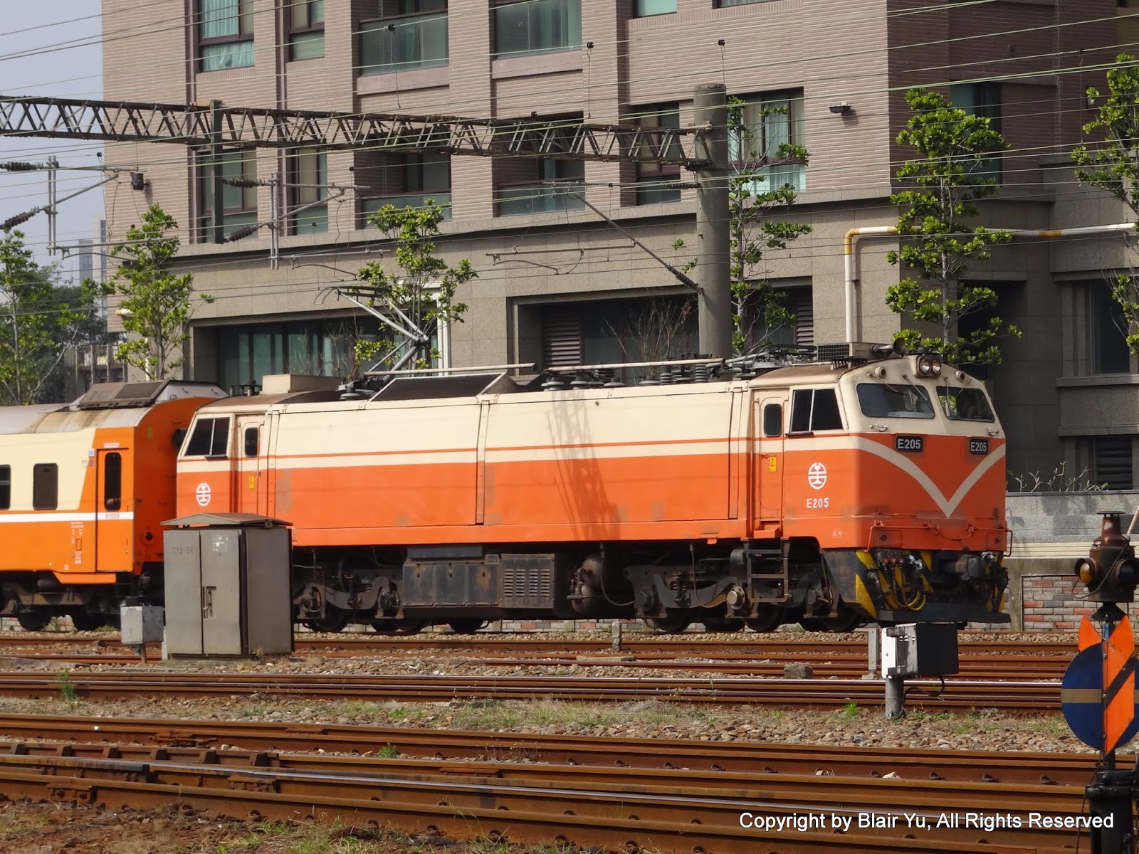 Blair's 鐵道攝影: E205電力機車 / TRA E205 Electric Locomotive