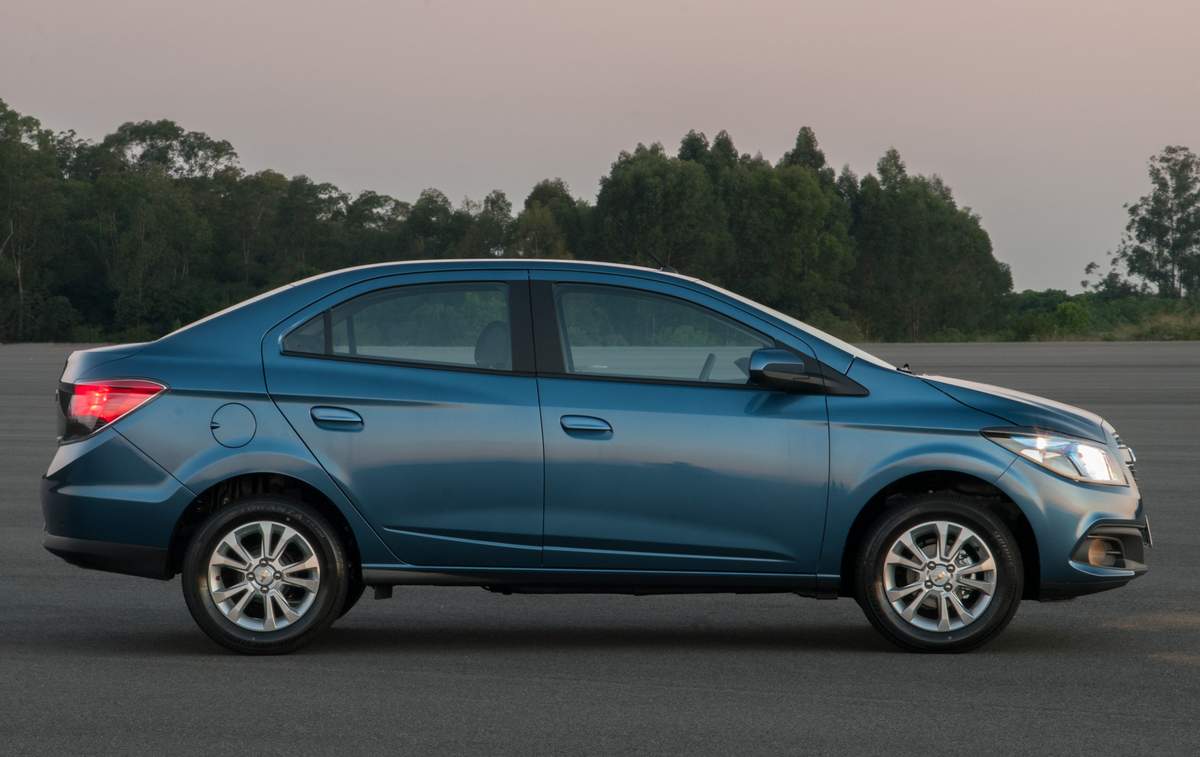 Novo Prisma 2014 Automático: preços, fotos e especificações