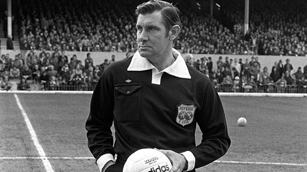 Școala De Arbitri: S-a stins din viata legendarul arbitru englez Jack ...