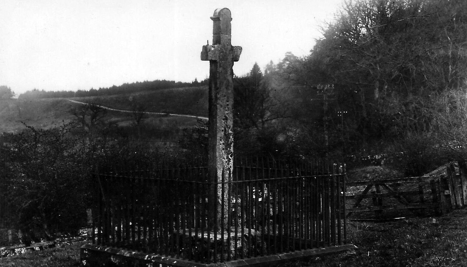 Tour Scotland: Old Photograph Mangerton Cross Newcastleton Scotland