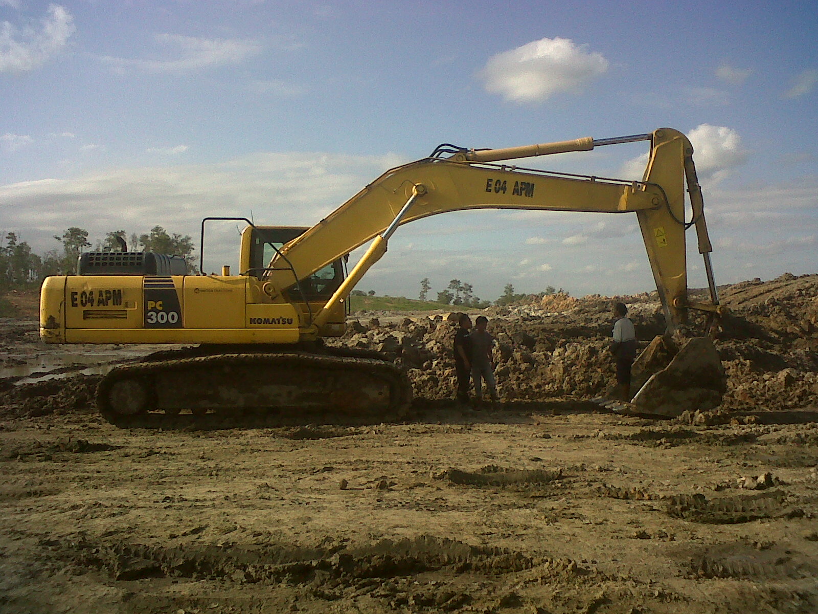 Rental excavator dan kontraktor tambang | Anugerah Persada Mining (APM)