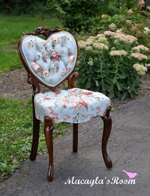 Maison Decor: A Heart Back Chair
