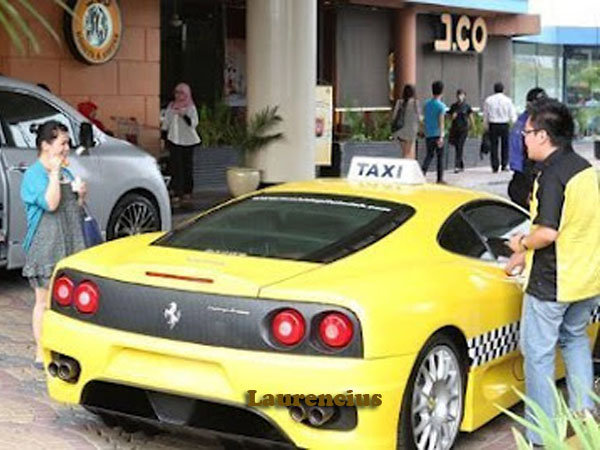 Foto Taksi Ferrari dan Porsche MM Cab di Jakarta - Laurencius