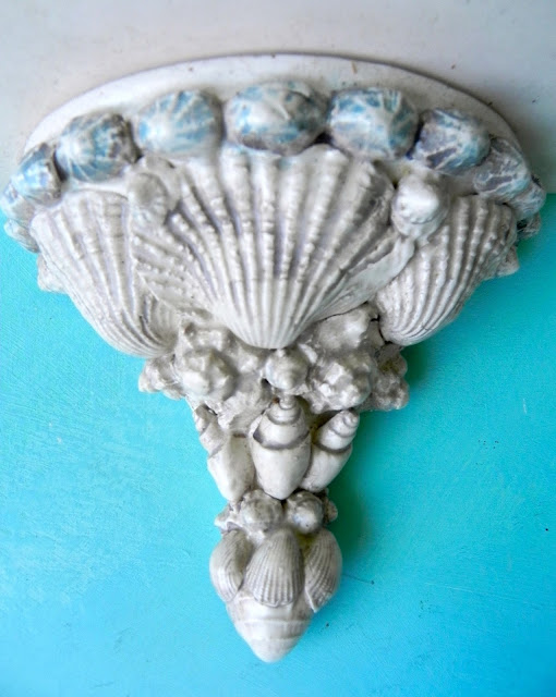 Summerland Cottage Studio: Seashell sconce shelf