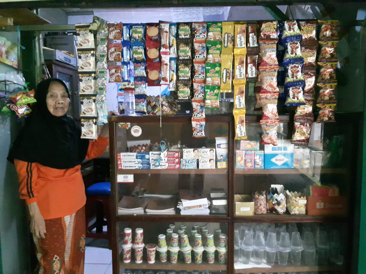 Warung Jajanan yang Masih Bereksistensi di Masa Pandemi