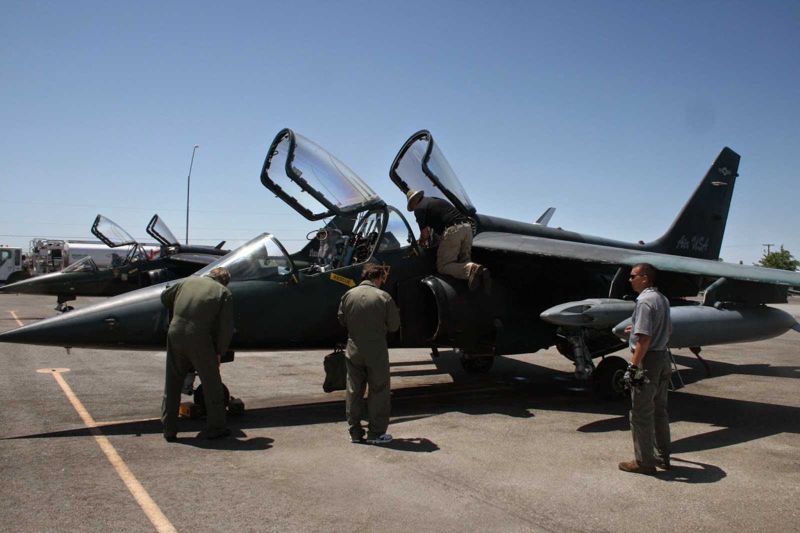 Cary's Corvettes: Flying with "Dirt"