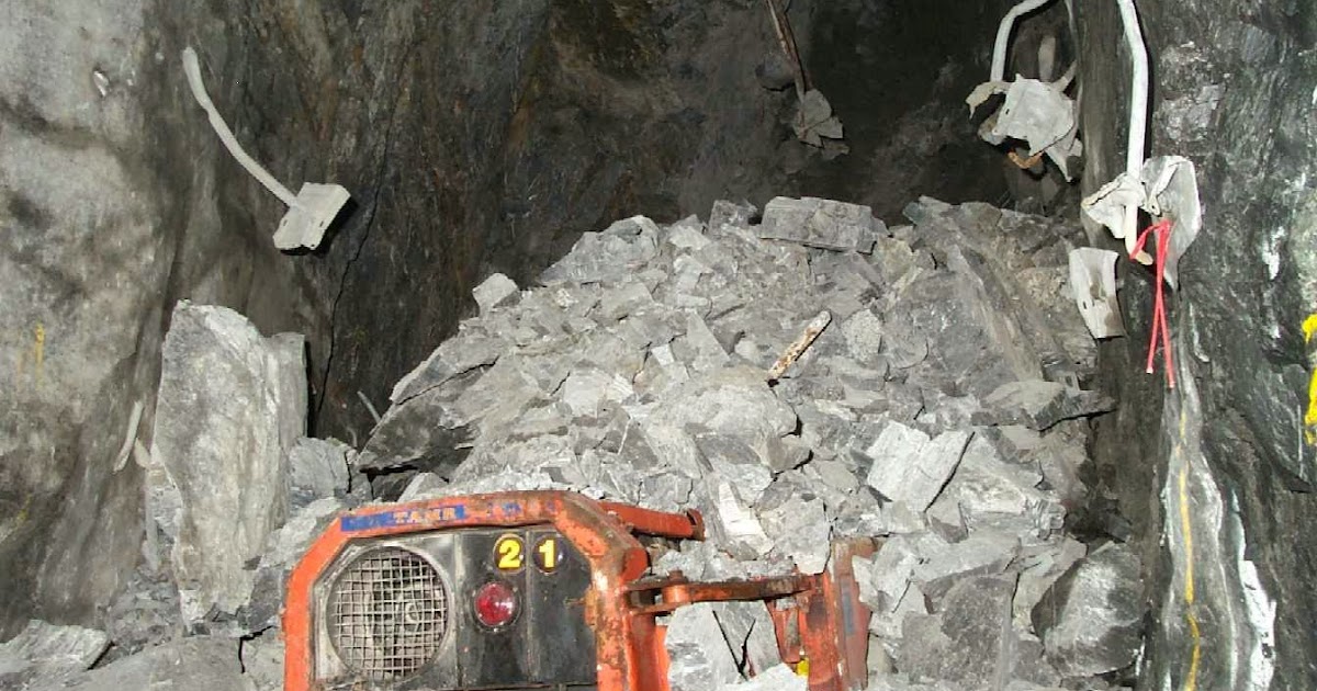 Mining Mayhem: Roof Collapse on LHD
