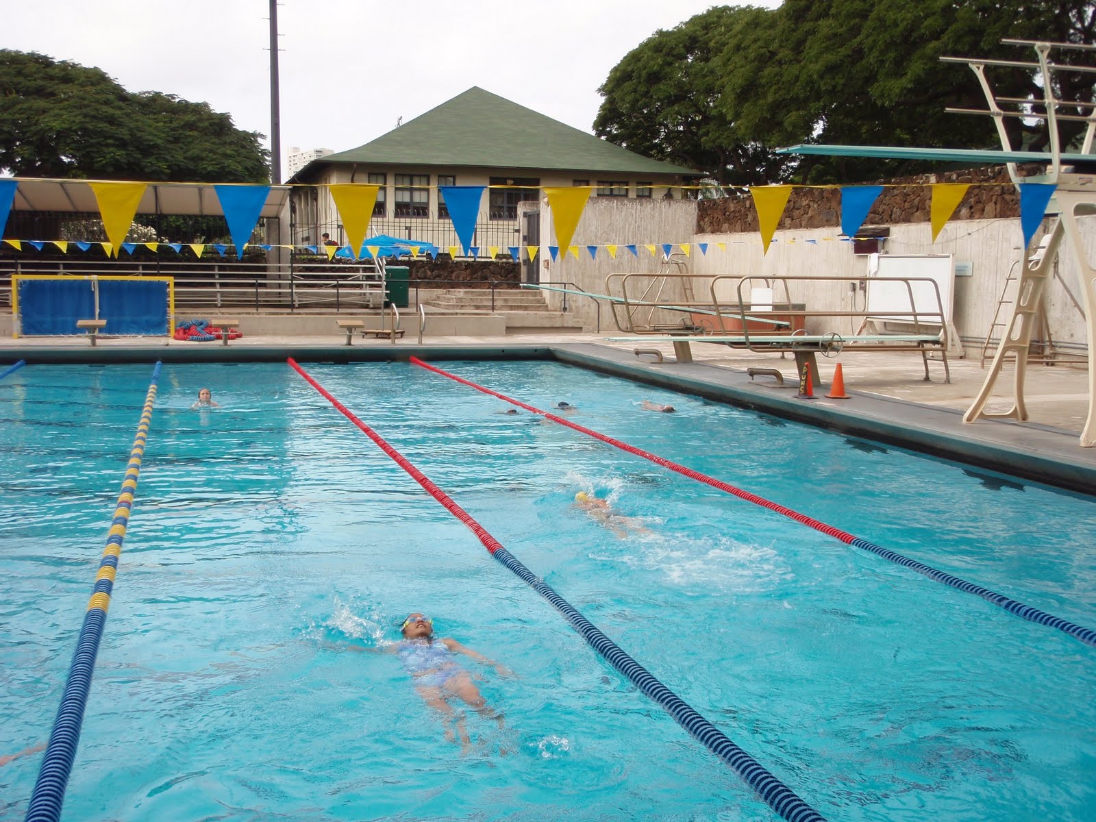 Coolen's 7 & 8 Girls PE: 6th grade Swimming!