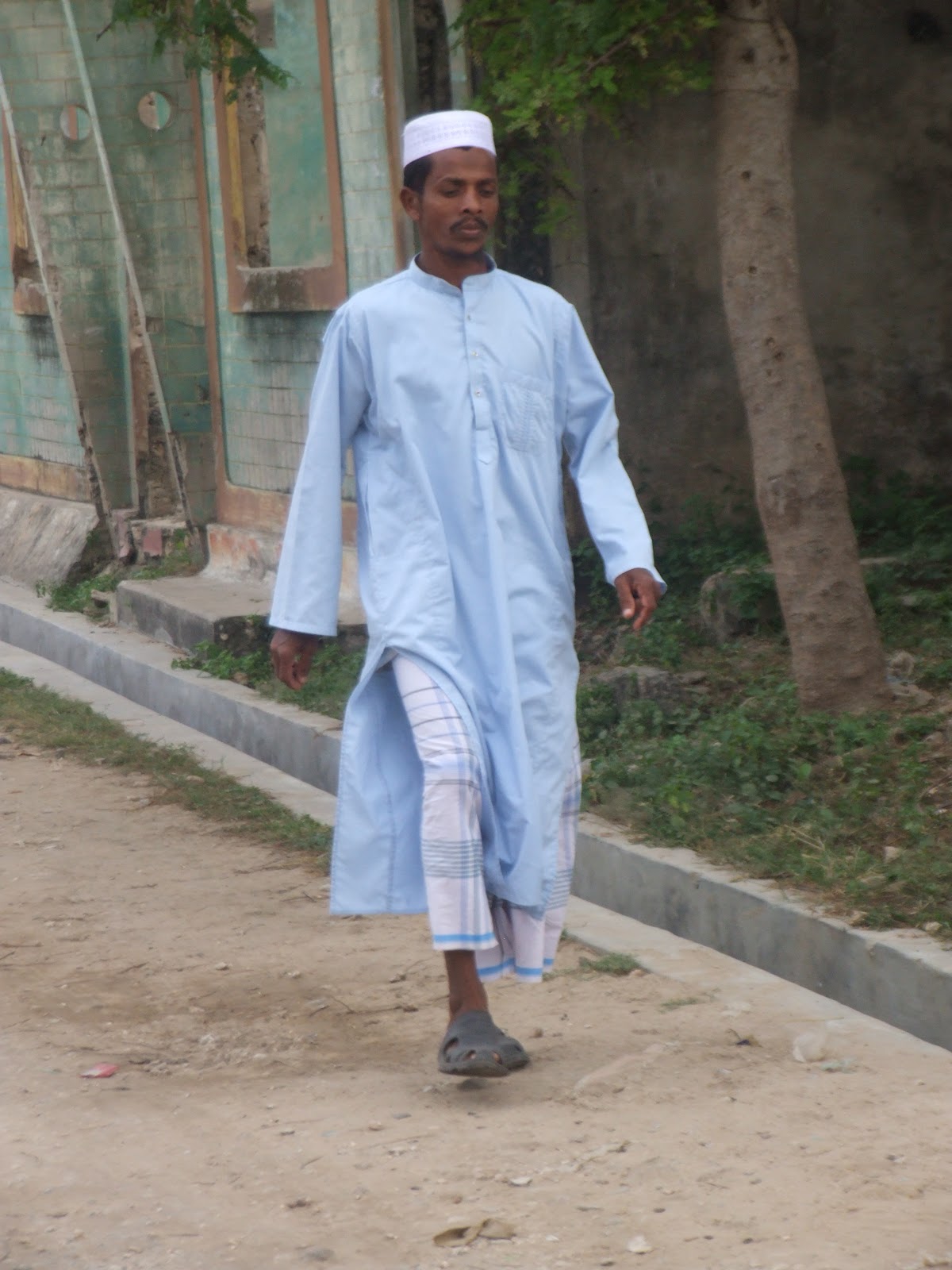 Passion Parade: Jaffna Muslims return un-supported